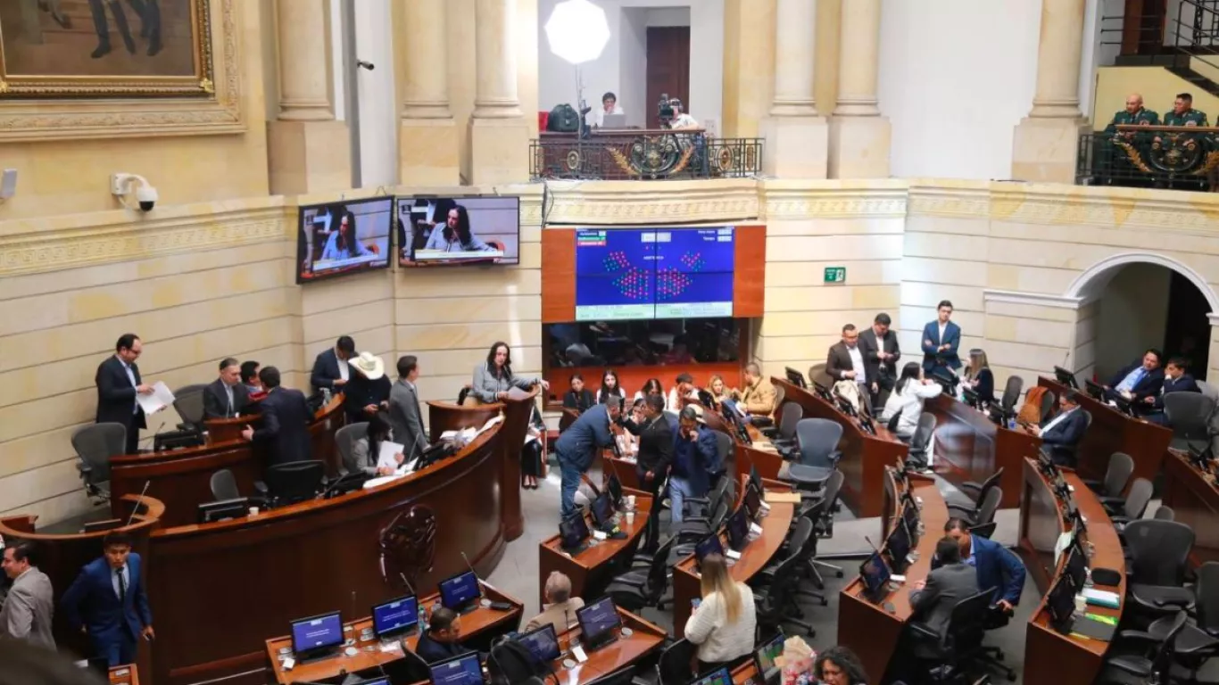 Reforma Laboral revive tras hundimiento de la consulta popular en el Senado